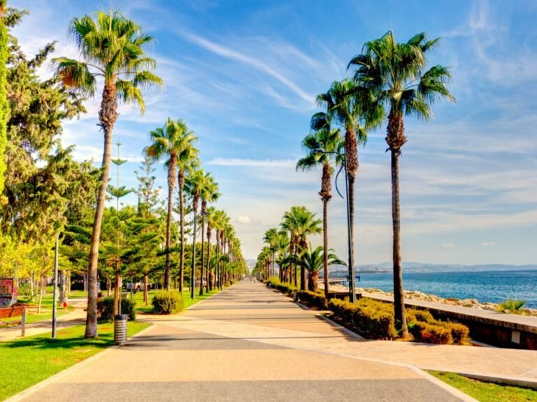 Limassol Promenade Molos - Cyprus Tourist Guide
